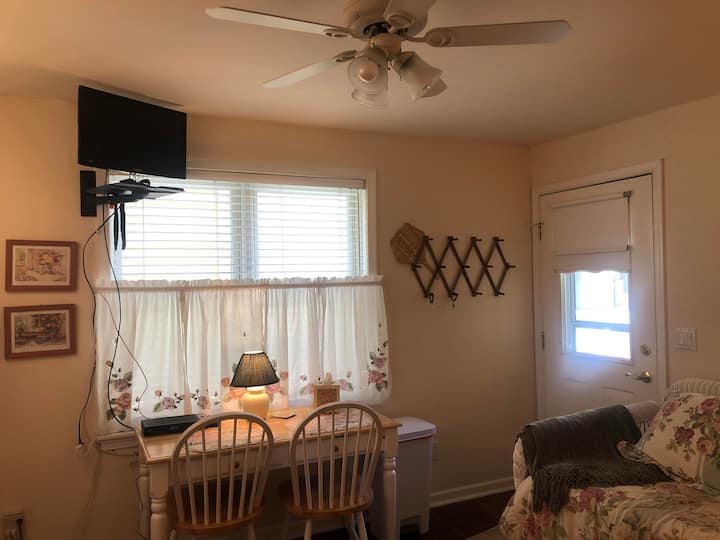 The Keystone Garden Apartment At Chautauqua Inst. - Chautauqua, NY