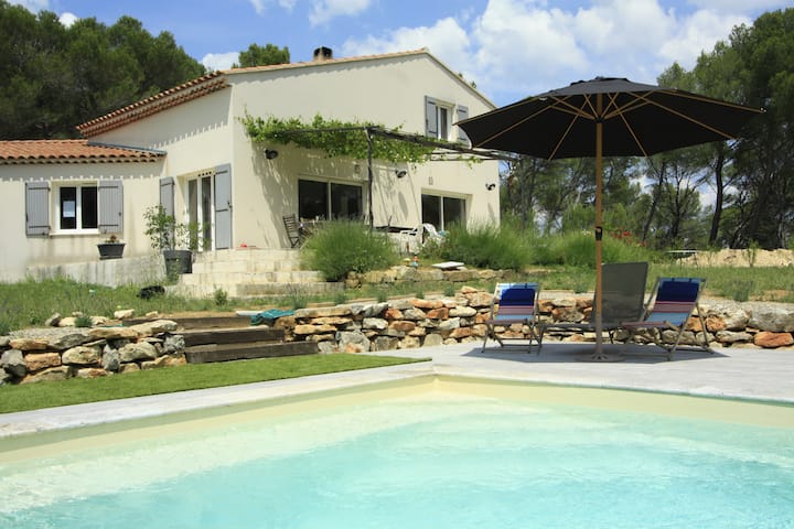 Maison En Pleine Nature, Calme Avec Piscine - Lambesc