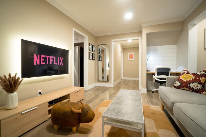 Private Unit, Bath, Kitchen, & King Bed - Dm-a - Altadena, CA
