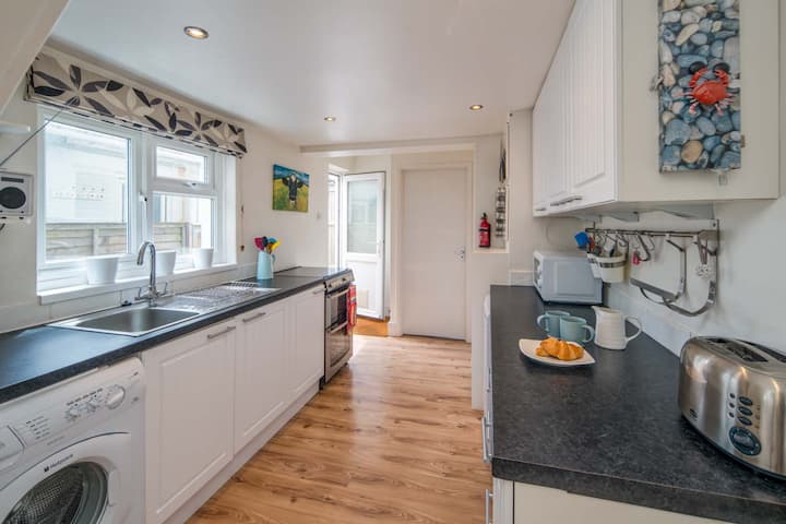 Windward Cottage Bright 3 Bed Victorian Home - Isle of Wight