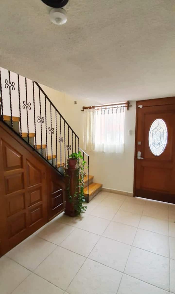 Casa Grande/jardín /Cdmxsur Coapa/coyoacán/parking - Ciudad de México