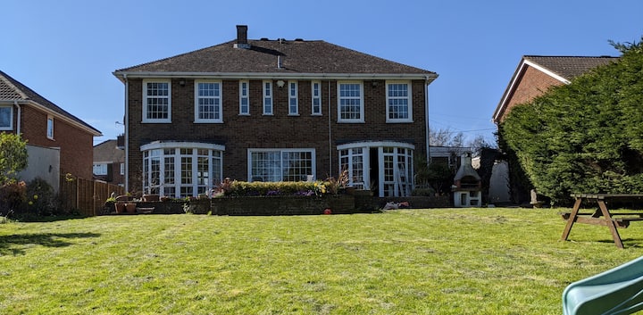 Spacious Family Home  -  With Large Private Garden - Chatham