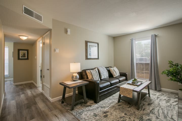 Foothills Luxury - 15 Min To Balloon Fiesta Park! - Albuquerque, NM