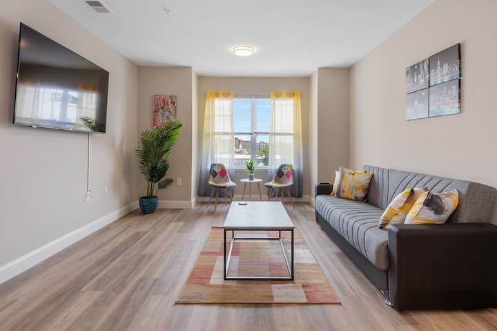 Luxurious 2br King Suite* Dwtn*free Pkg*mins 2 Nyc - Harrison, NJ