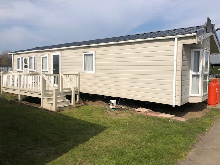 Luxury 3 Bedroom Static Home In Prime Location. - Felixstowe