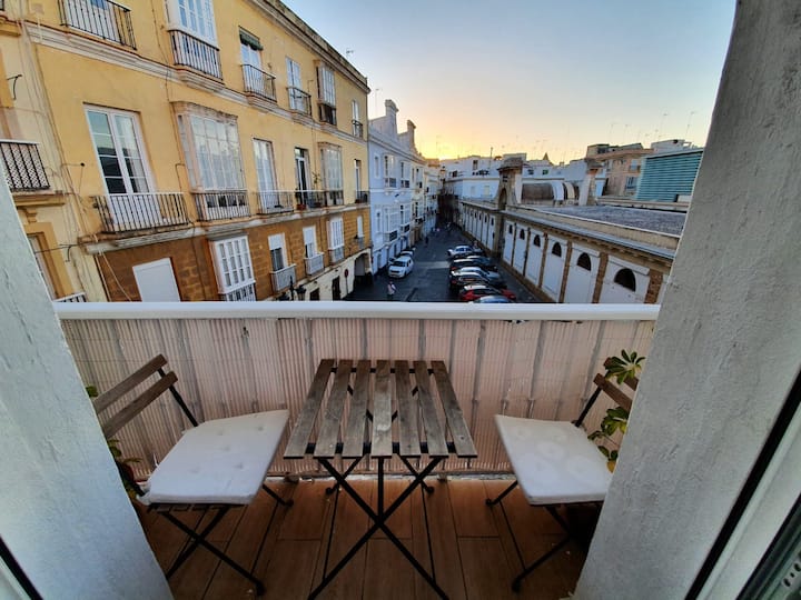El Búho Del Mercado - Cádiz