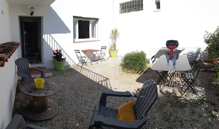 "L'appartement"
Grande Terrasse+mer à Pied+6 Pers - Le Pradet