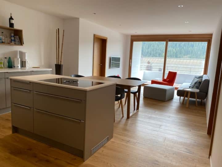 Schöne Und Hochwertige 3.5 Zimmer-wohnung In Flims - Laax