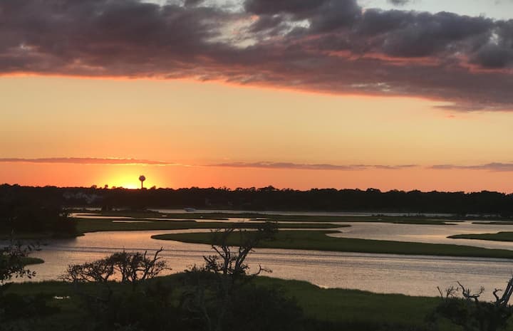 Waterfront | Walk To Beach | Dock | 5br | Deals - Surf City, NC