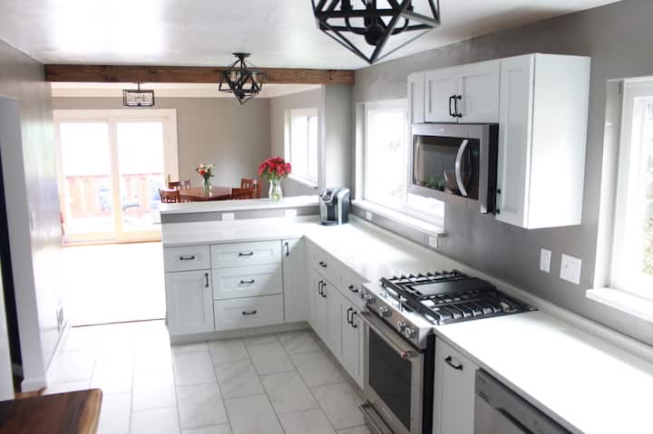 Charming 3 Br Home W/ Garage. Walk To Grandview - Pittsburgh, PA