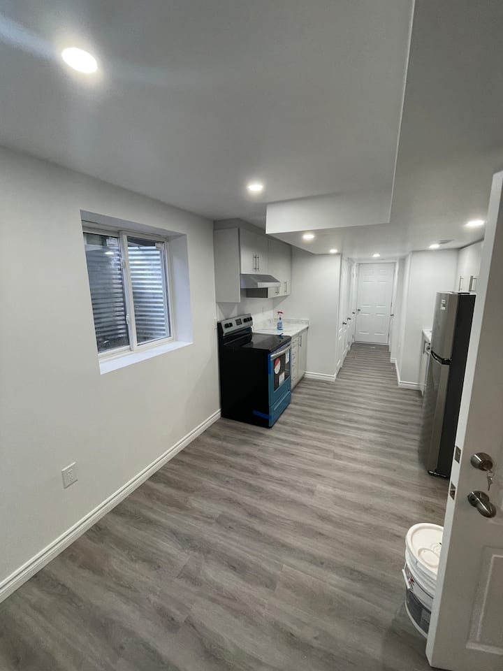 Legal Apartment With Kitchen And Bathroom - Kitchener