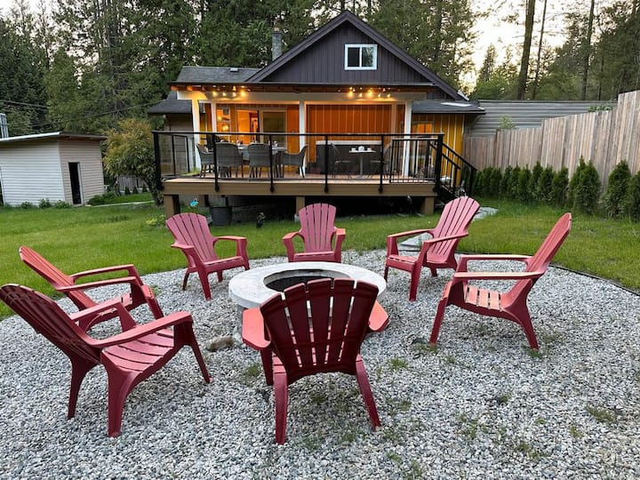 Sunshine Coast Cottage - Gibsons