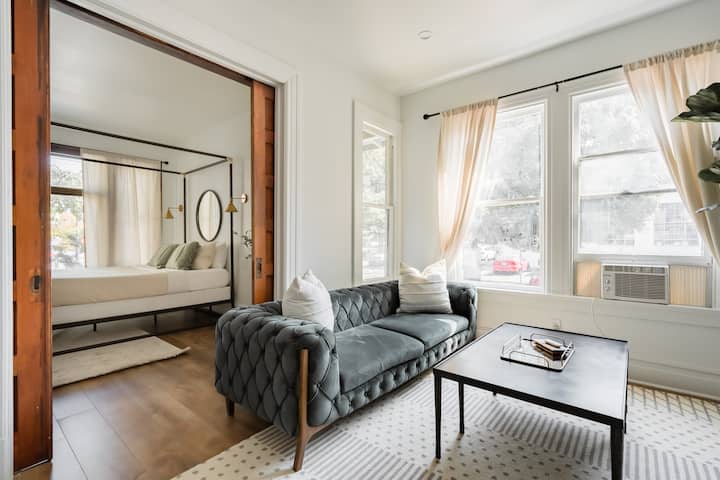 Renovated 1br • Historic Charm • Great Locale - Portland, OR