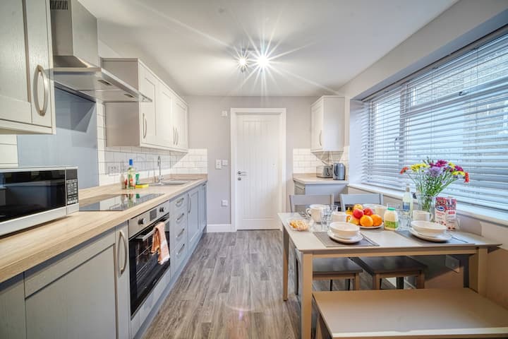 Moments From The Sea & Sand, Beautiful Apartment. - Caister-on-Sea