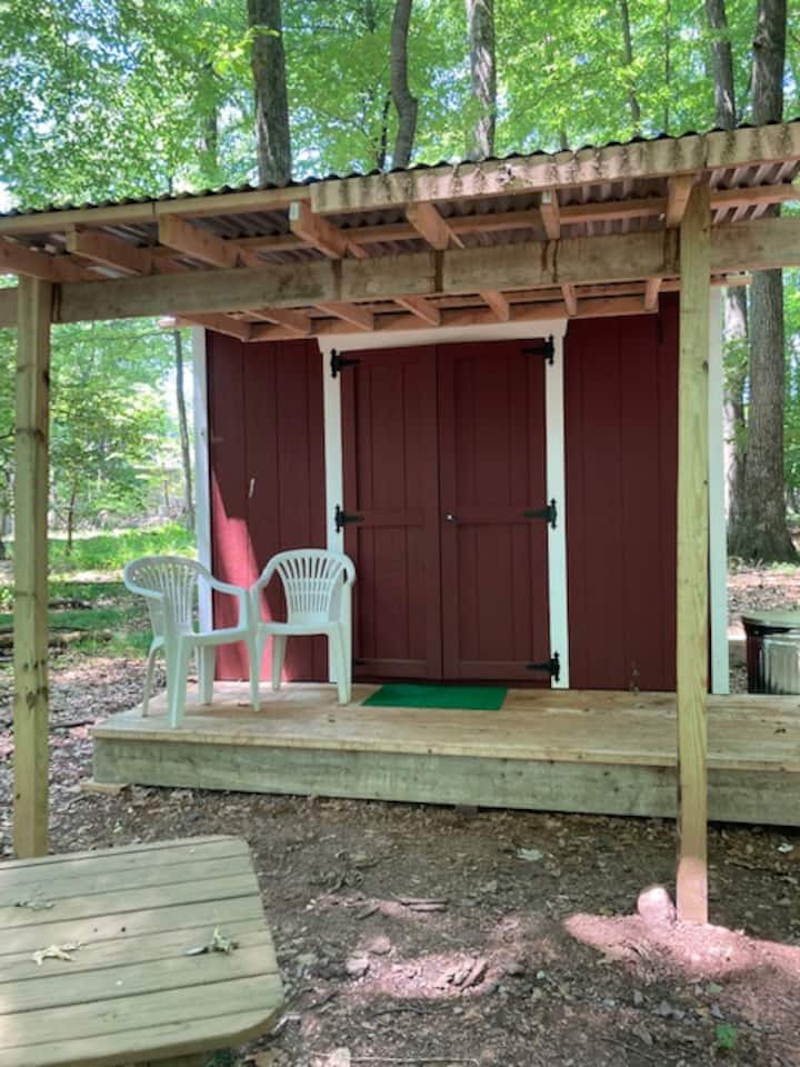 Cozy  8x10 Bunk House Nestled In A Private Woodlot - Bucks County, PA