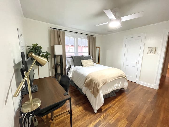 Mid-city Mid-century Duplex - Louisiana State University, Baton Rouge