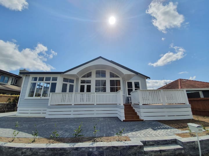 Tauranga - Big, Beautiful Villa On The Water! - Tauranga