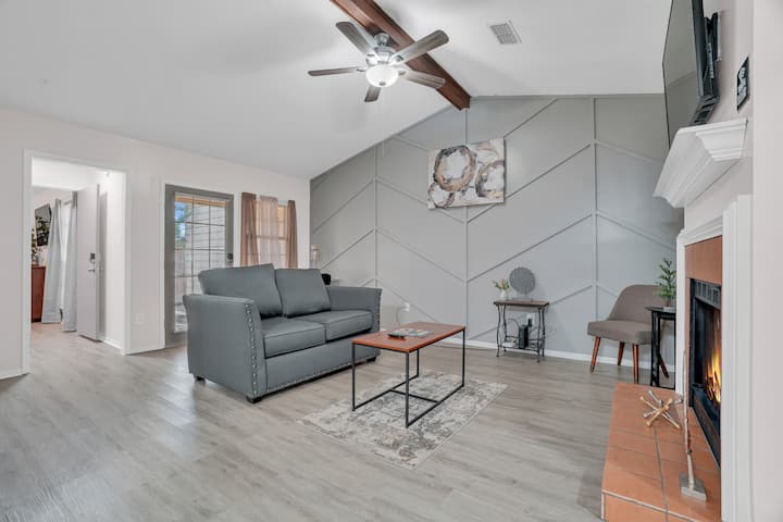 Tucked-away Twnhouse...suite A Private Rm/bath - Montgomery, AL