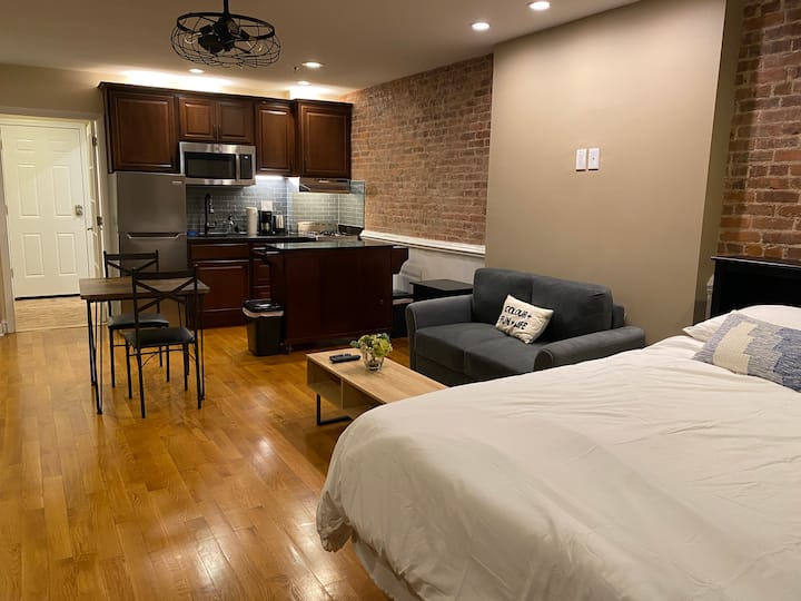 Columbia U Remodeled Studio With Private Entrance - Edgewater, NJ