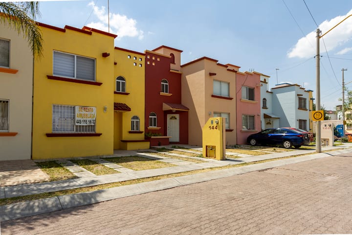 Linda Casa Cerca De Fnsm - Aguascalientes