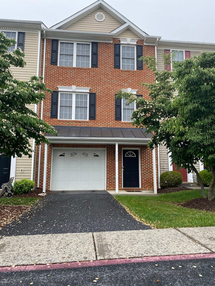 Townhouse 10 Mins Jmu & Restaurants - Harrisonburg, VA