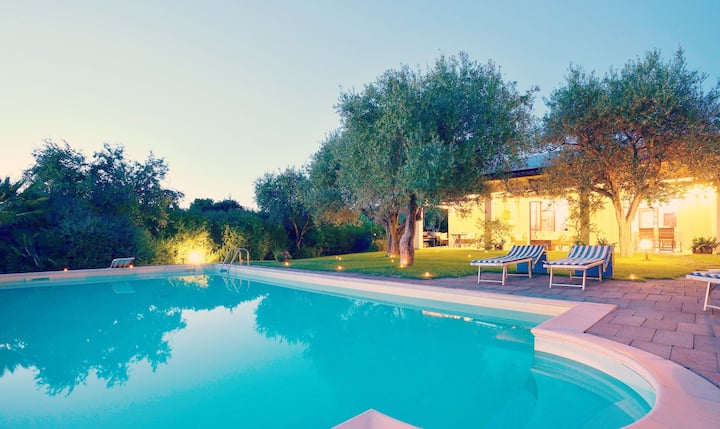 Splendida Villa Con Piscina - Alghero