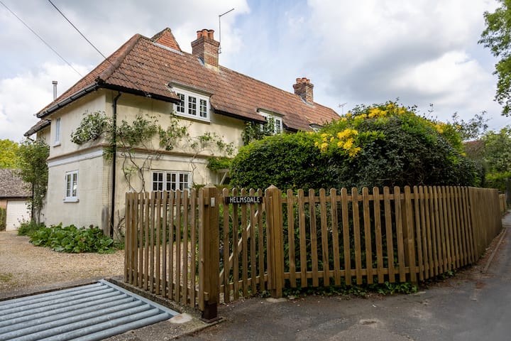 Delightful 3 Bedroom Cottage With Forest Outlook - New Forest