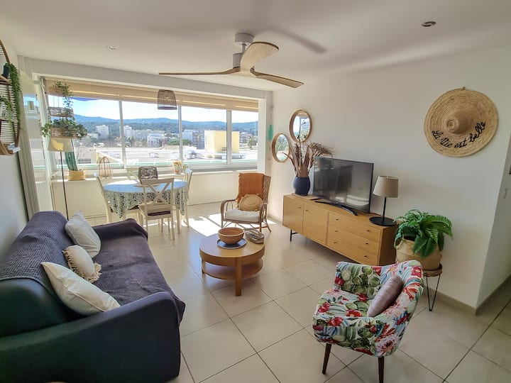 Les Iris – T2 Lumineux En Centre-ville - Le Lavandou