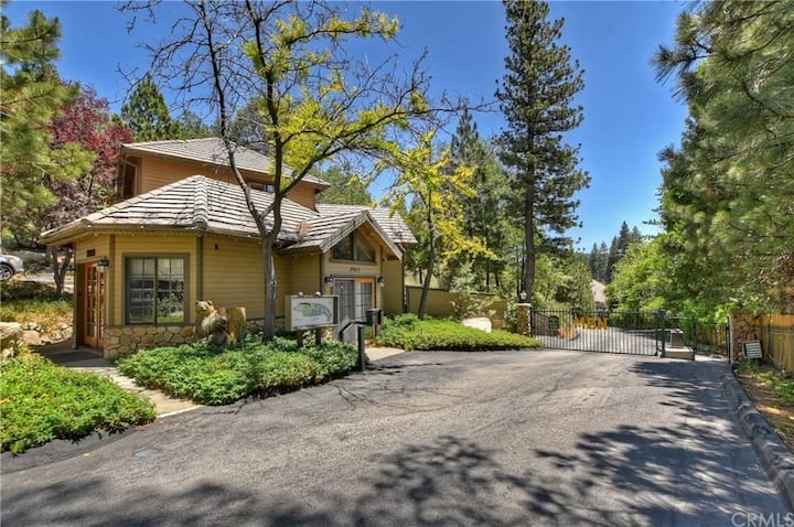 2 Bedroom Townhouse With Access To Sandy Beach - Lake Arrowhead, CA