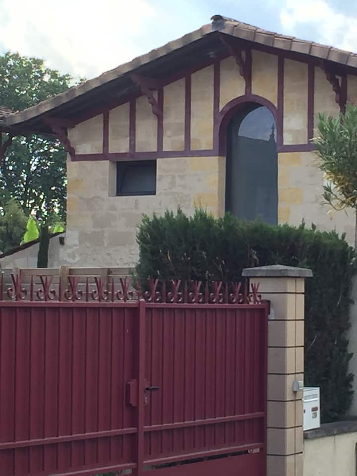 Belle Maison De Ville à La Brède Avec Piscine - La Brède