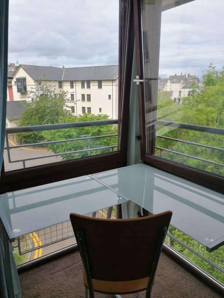 City Center Royal Mile 2 Bedroom Flat Free Parking - Edinburgh