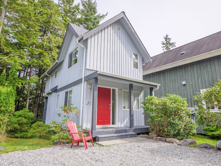 Surf Cove Cabin ~ Minutes From The Ocean ! - Ucluelet
