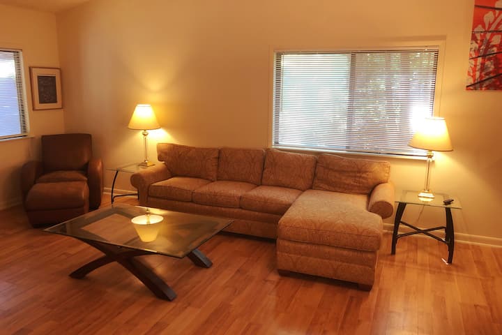 2 King Size Beds With Clean & Comfortable Space - Chapel Hill, NC