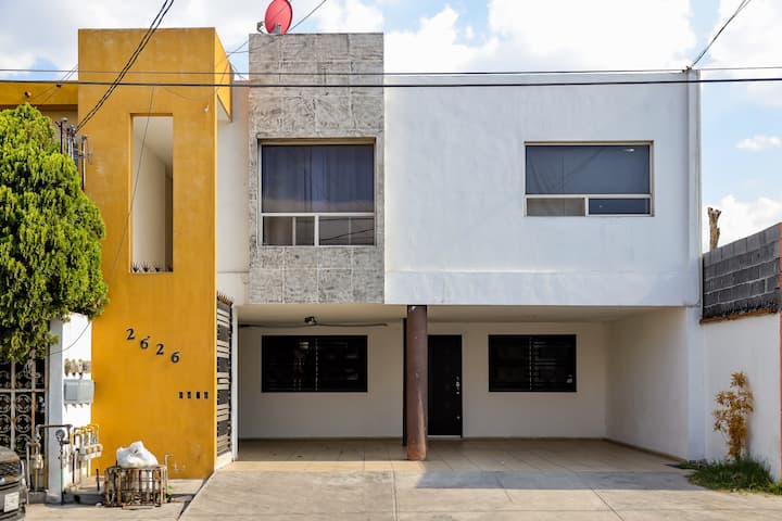 23. Casa Amplia Y Céntrica Para Grupos En Mty - Monterrey
