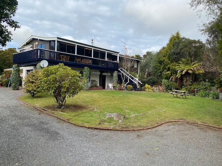 Pīwakawaka Lodge - A Place For Rest And Adventures - Tūrangi