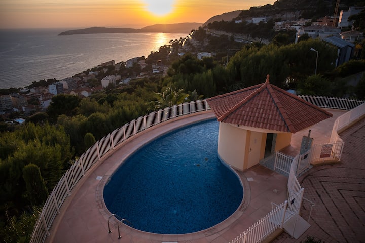 Superbe Studio Avec Vue Incroyable Et Piscine - Èze