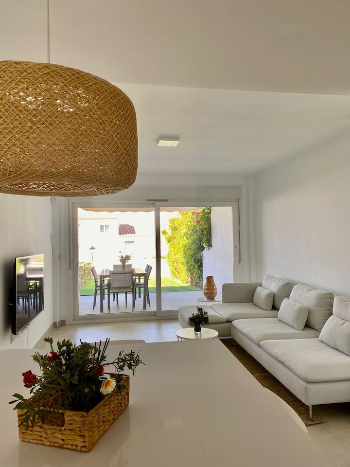 Adosado De Dos Plantas Con Solárium En Atlanterra. - Zahara de los Atunes