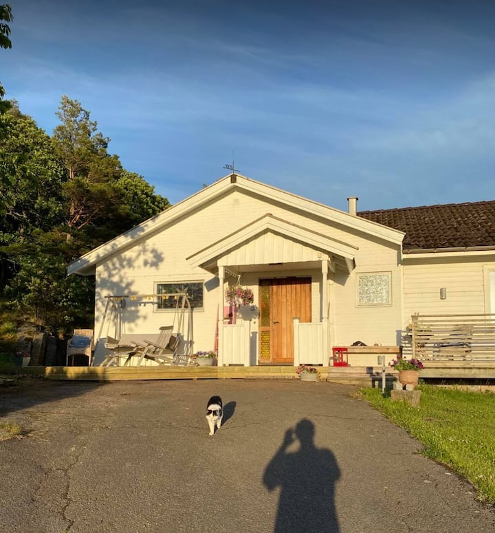 Solig Villa, Med Skog & Spa-pool, I Privat Läge - Kungsbacka