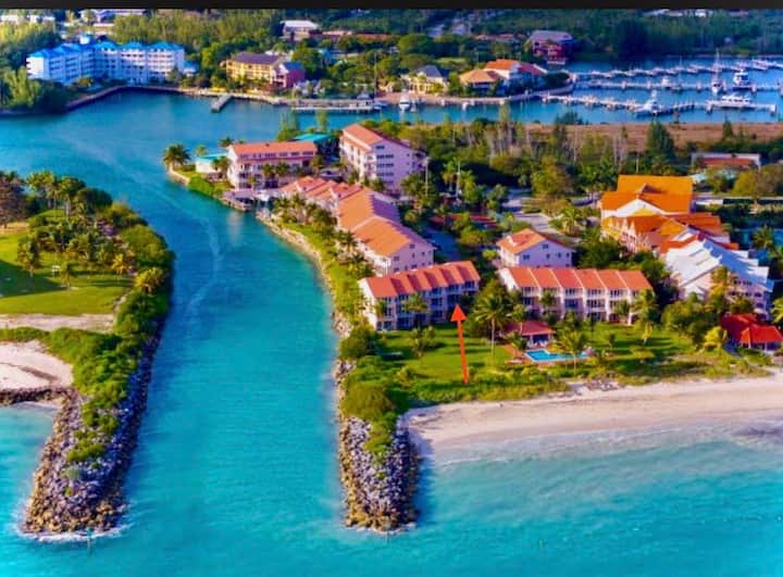 The Beach House - Life Is Better At The Beach! - Freeport