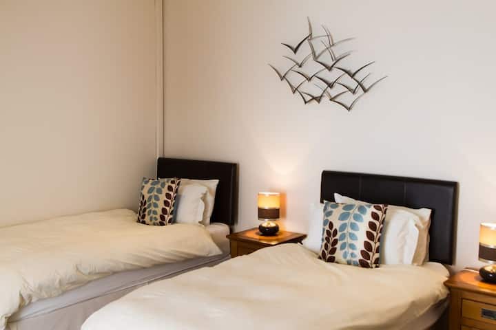 Bluebell Inn Room 2, Twin With Ensuite. - Retford