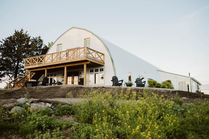 Feathered Acres Learning Farm (Entire Barn Rental) - Belgrade, MN