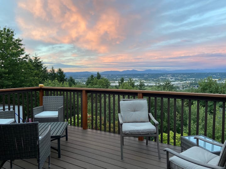 An Escape From The City, But Not Too Far - Kent, WA