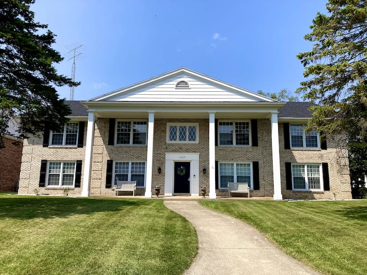 Nicely Updated First Floor Condo #1 - Toledo, OH