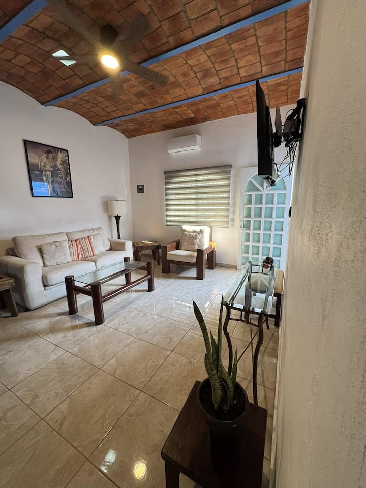 Casa Pelicano Beach Bungalow - Lo de Marcos