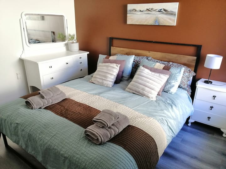 Cozy Country Guest Room - Upper Hutt