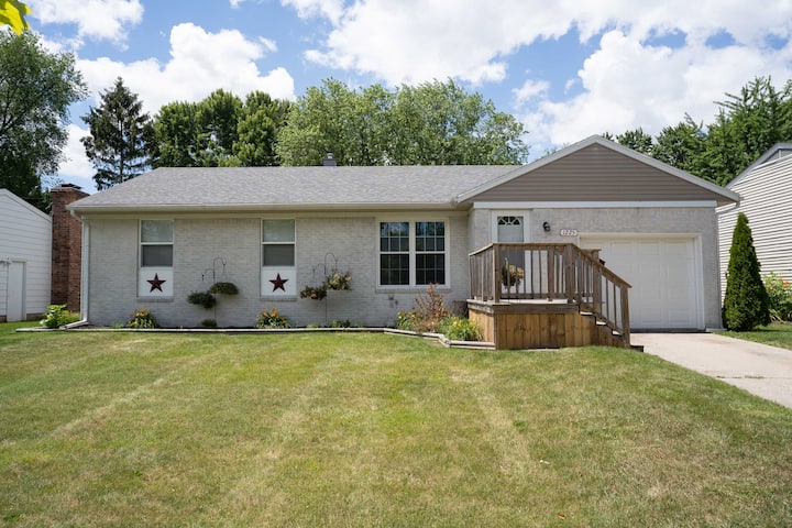 Cheerful And Clean -3 Bedroom Maumee Home - Holland, OH