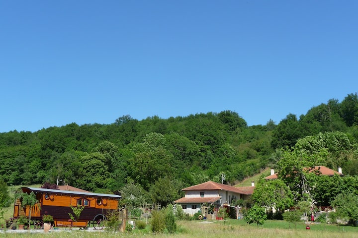 Gîte Roulotte Insolite Tout Confort - Montréjeau