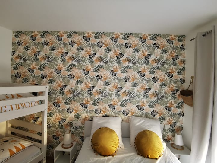 Chambre Indépendante Et Lumineuse Vue Piscine. - Vendée