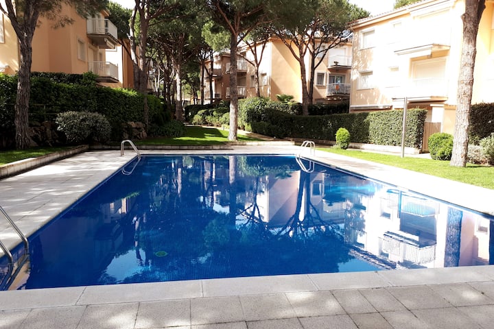 Apto. Con Jardín Privado Y Piscina Comunitaria - Palamós