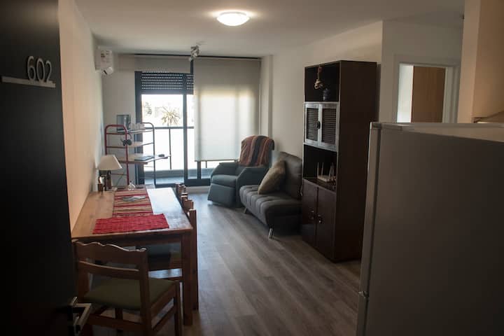 Apartamento 100% Equipado En Zona Céntrica. - Montevideo
